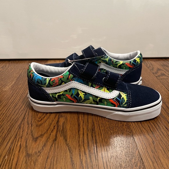 Vans | Shoes | Vans Old Skool V Glow Sharks | Poshmark